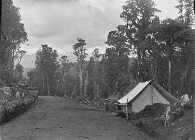 Encampment in Raurimu area - Hamilton Libraries Heritage Collection Online