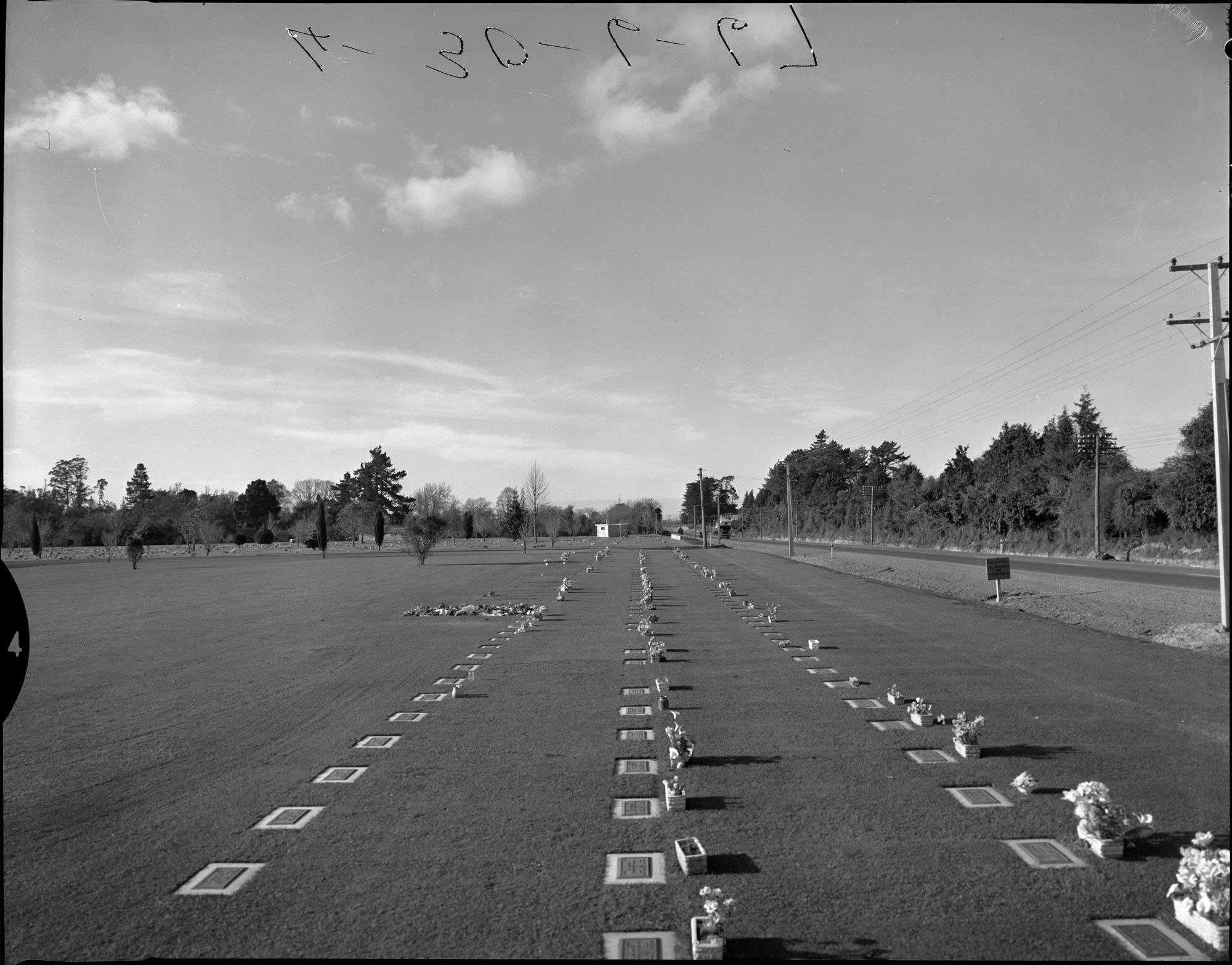 Hamilton Park Cemetery - Hamilton Libraries Heritage Collection Online