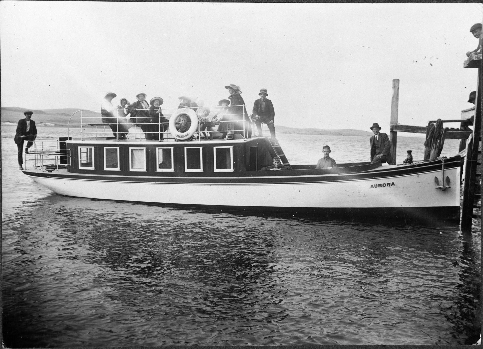 The Aurora at Port Waikato. - Hamilton Libraries Heritage Collection Online