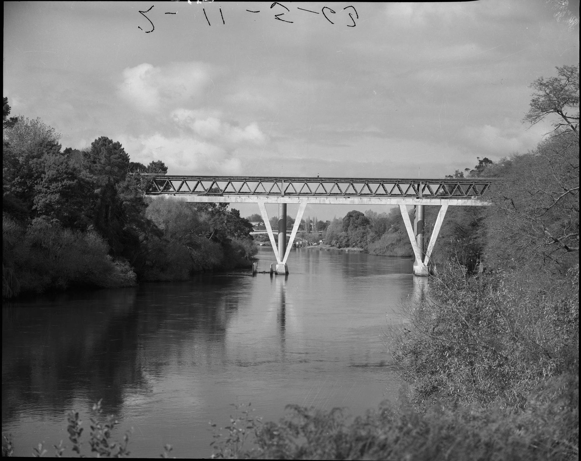 Railway bridges - Hamilton Libraries Heritage Collection Online