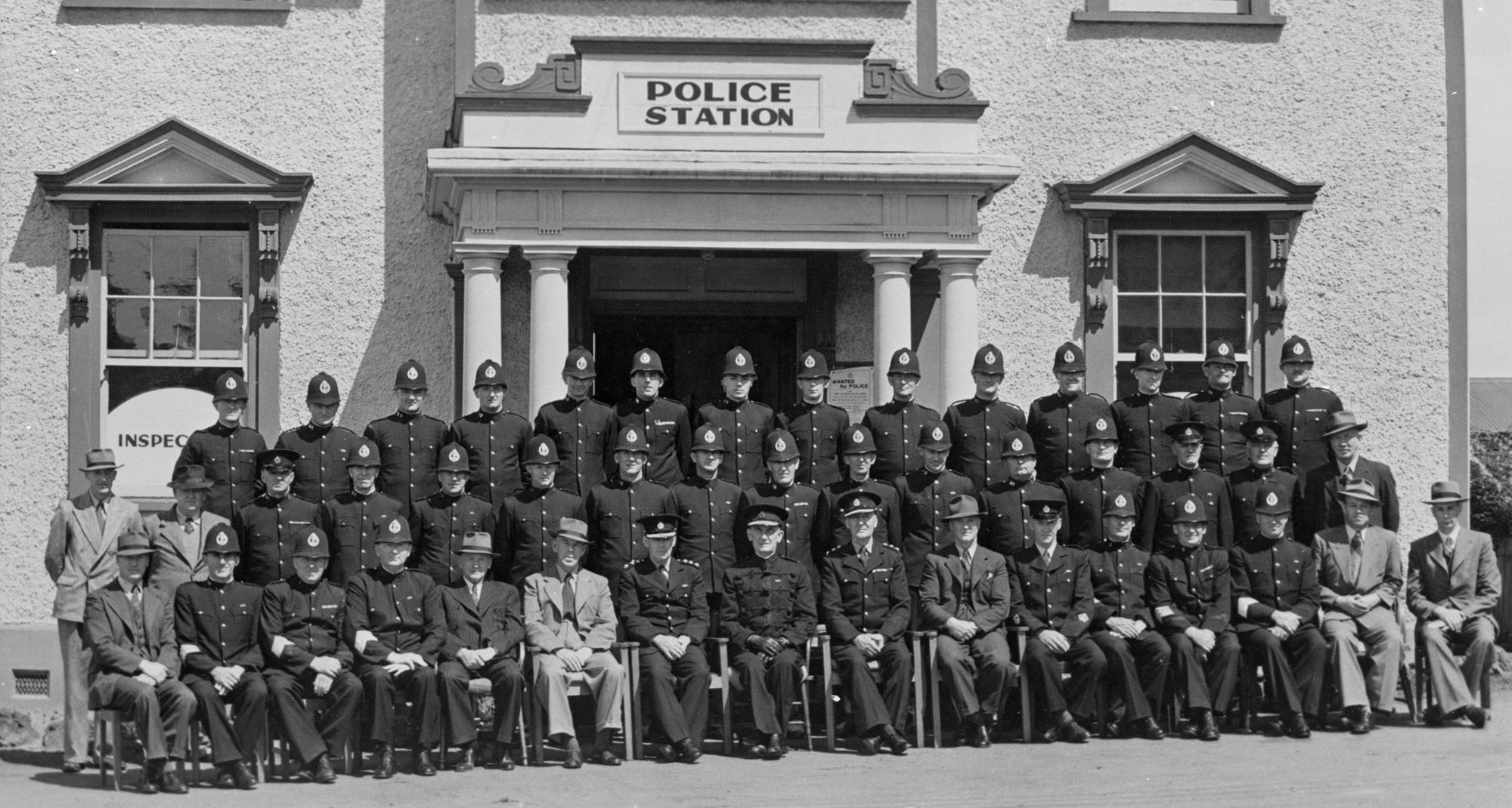 Hamilton Police Force 1950 - Hamilton Libraries Heritage Collection Online