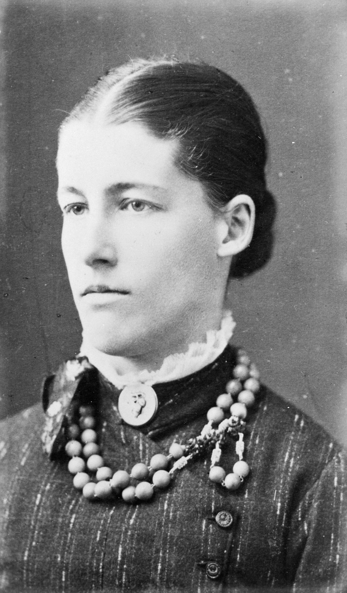 Alice Graham - Hamilton Libraries Heritage Collection Online