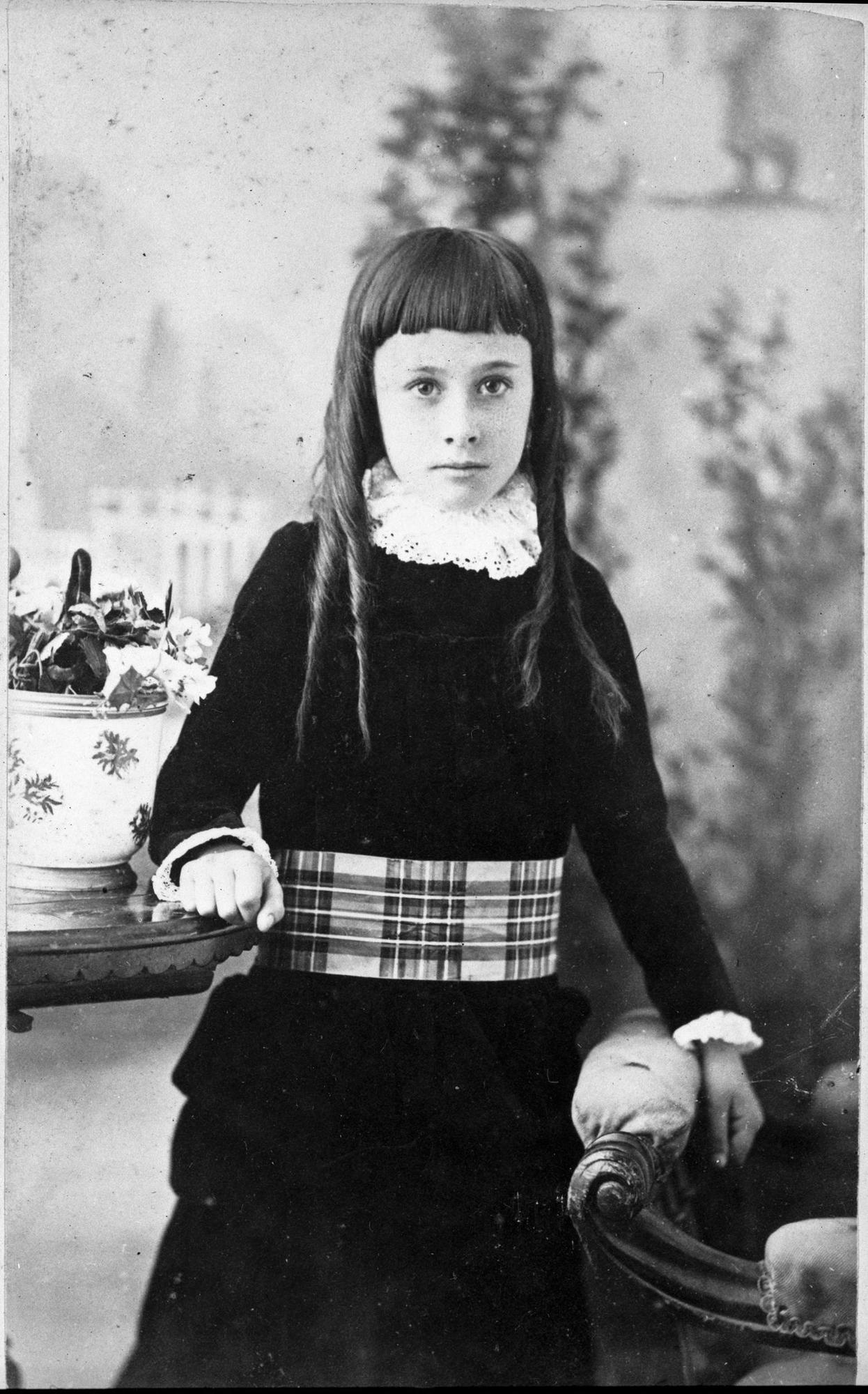 Elizabeth Field - Hamilton Libraries Heritage Collection Online