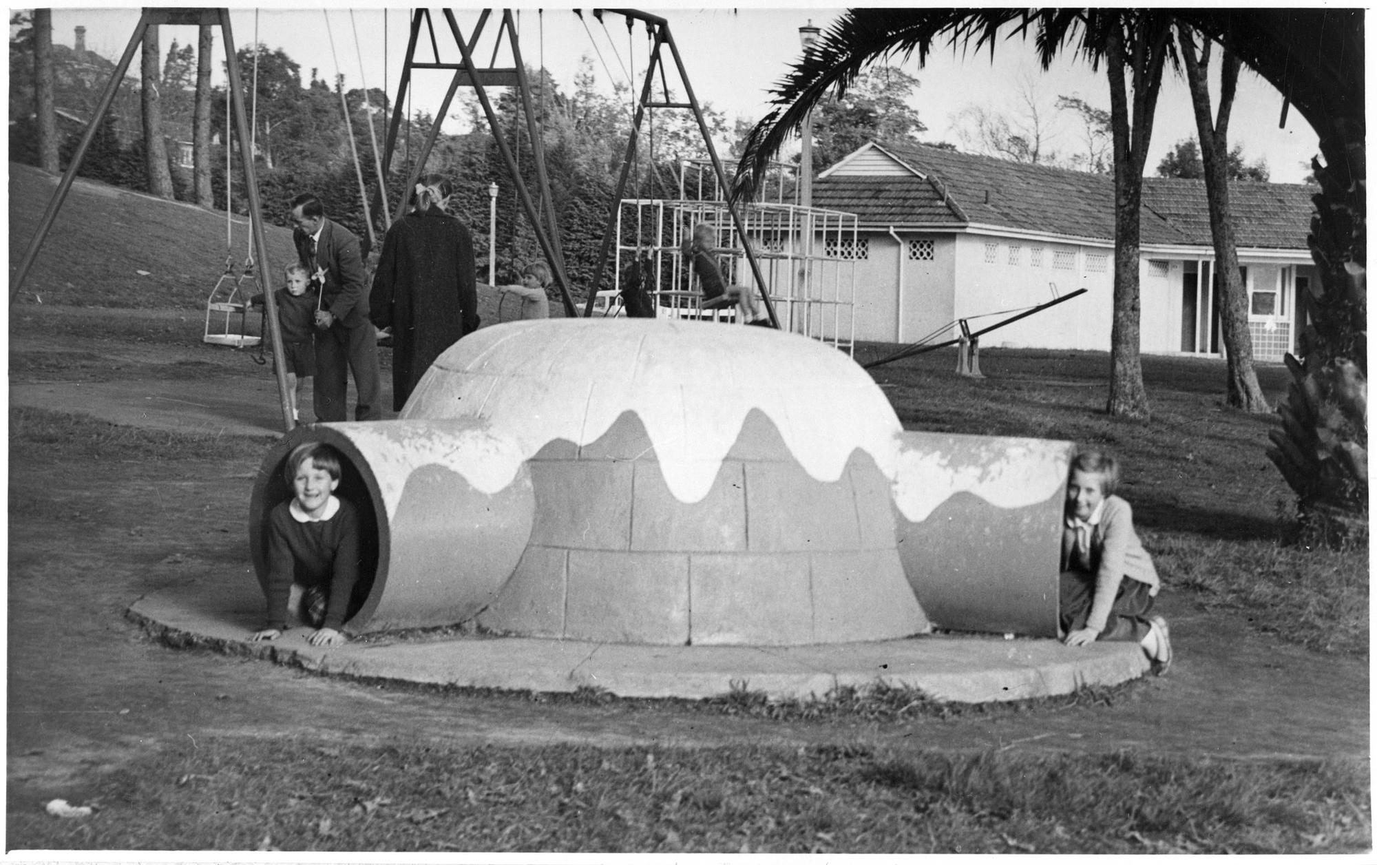 Children's playground at Hamilton Lake Domain - Hamilton Libraries ...